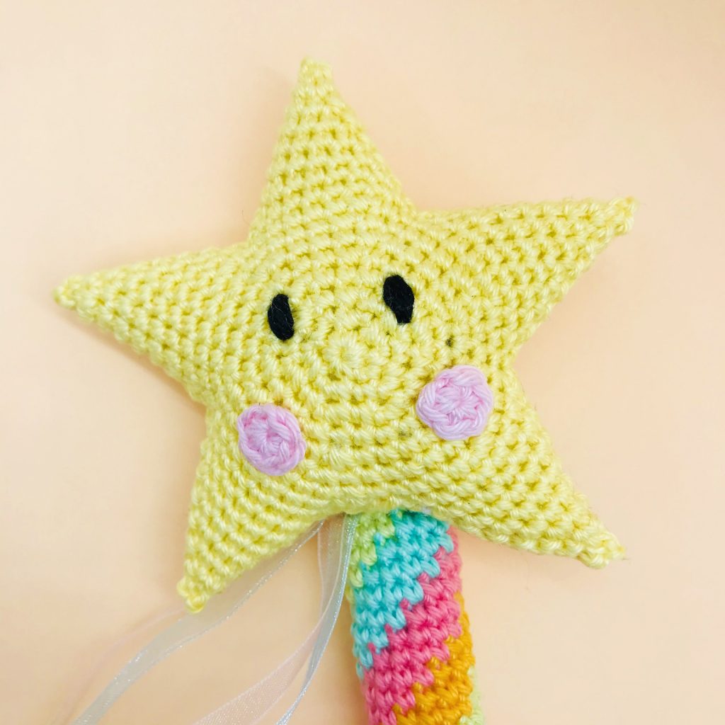 The fairy Magic wand - Free crochet pattern - My Rainbow Crochet