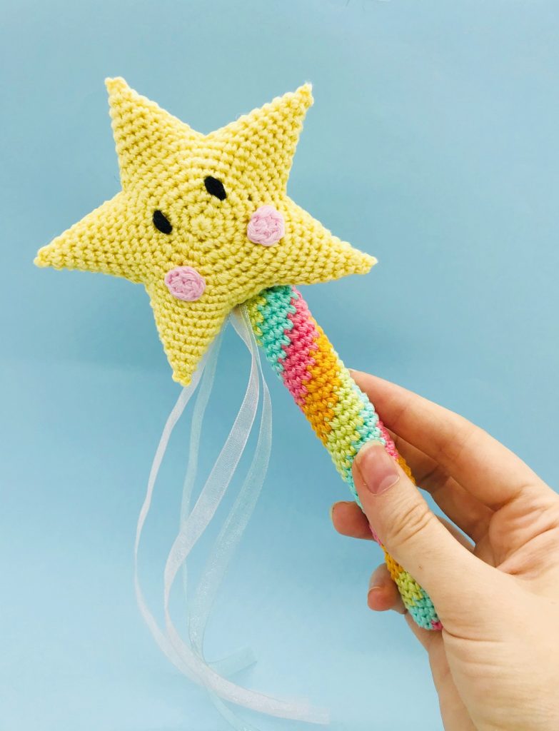 The fairy Magic wand - Free crochet pattern - My Rainbow Crochet