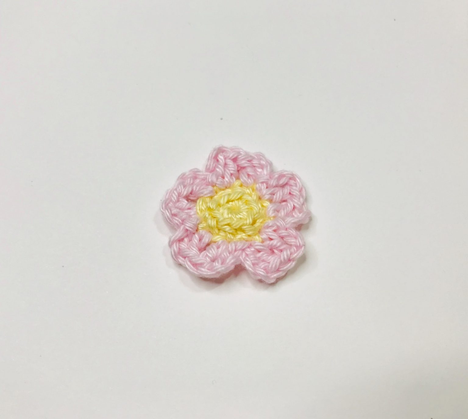 Crochet Flower ring - Free crochet pattern - My Rainbow Crochet