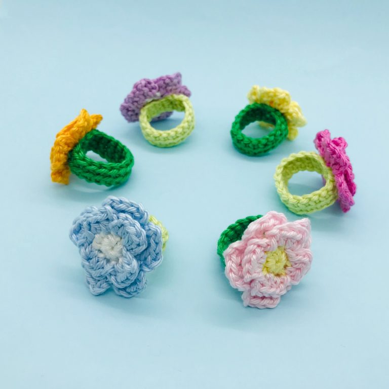 Crochet Flower ring - Free crochet pattern - My Rainbow Crochet