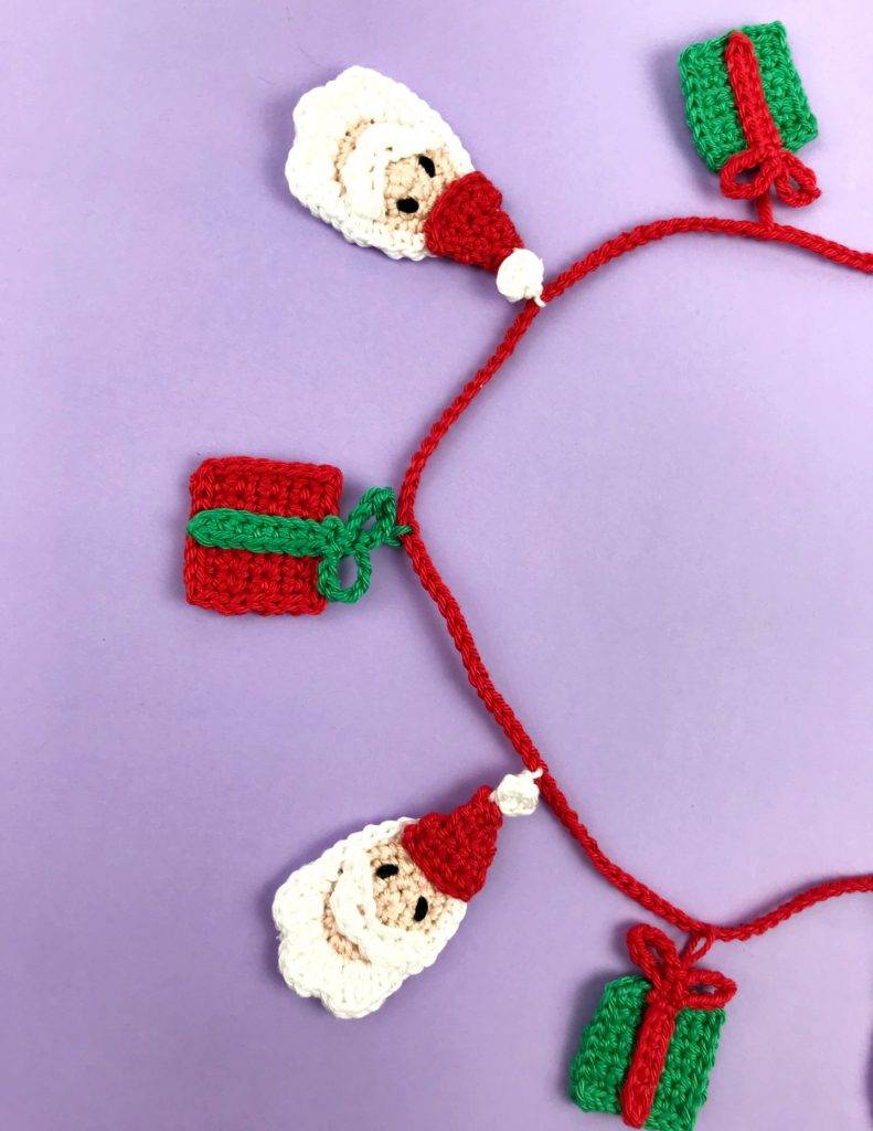 Santa Claus Garland - Crochet pattern decoration - My Rainbow Crochet