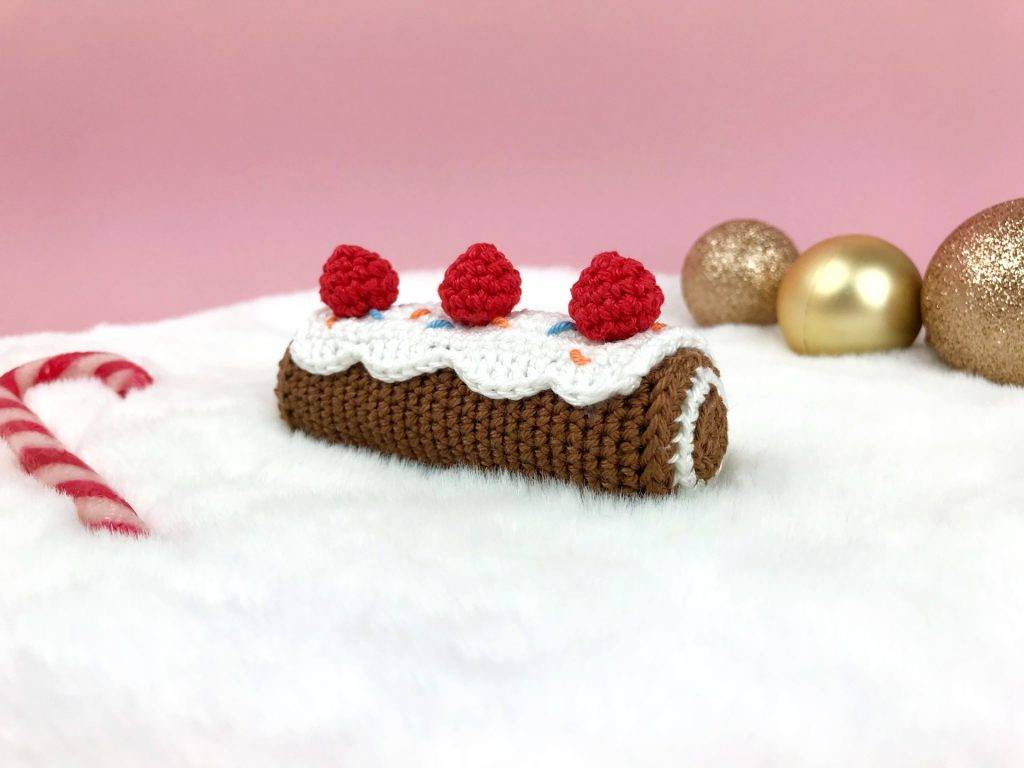 Christmas Log - Crochet Amigurumi Pattern - My Rainbow Crochet